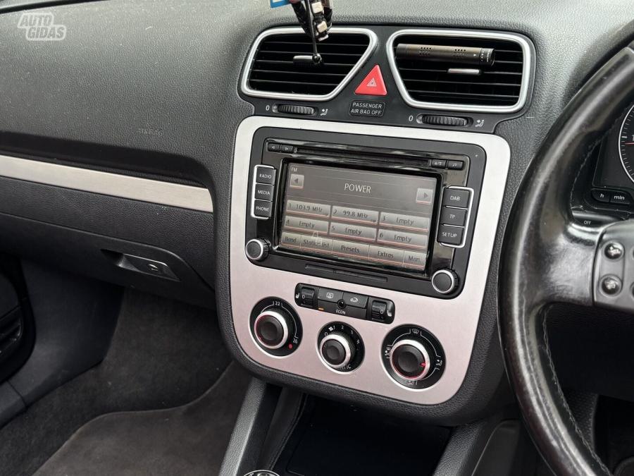 Black Volkswagen Eos 2006 in Kaunas, with an engine capacity of 2.00 L and mileage of 190 thousand km for 1750 €, photo 19 on AUTOMOTO.COM.LV