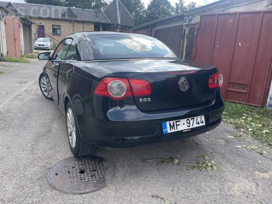 Melns Volkswagen Eos 2006 Rīga, ar dzinēja tilpumu 2.00 L un nobraukumu 306 tūkst. km par 2780 €, foto 4 vietnē AUTOMOTO.COM.LV