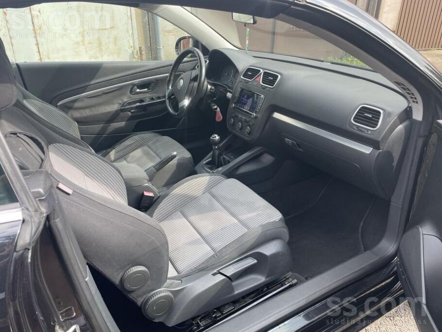 Melns Volkswagen Eos 2006 Rīga, ar dzinēja tilpumu 2.00 L un nobraukumu 306 tūkst. km par 2780 €, foto 7 vietnē AUTOMOTO.COM.LV