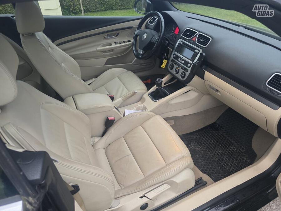 Melns Volkswagen Eos 2007 Kauņa, ar dzinēja tilpumu 2.00 L un nobraukumu 216 tūkst. km par 3500 €, foto 7 vietnē AUTOMOTO.COM.LV