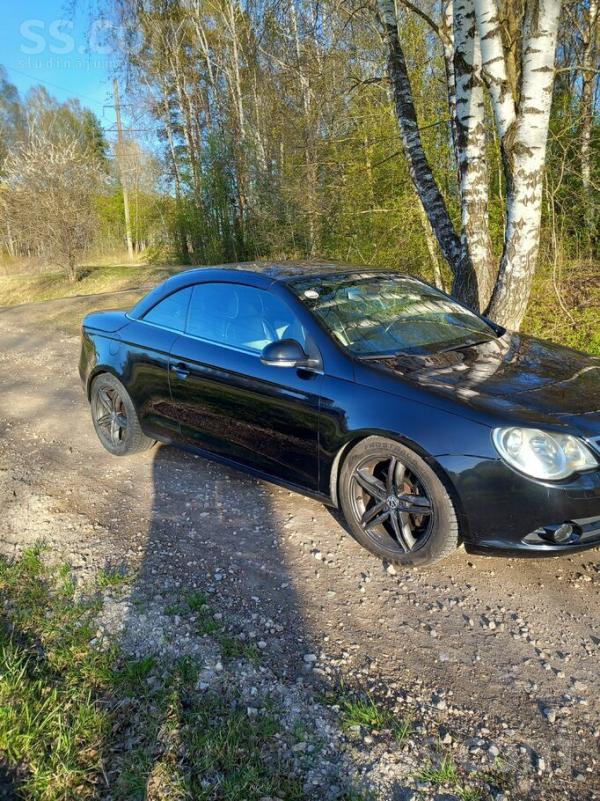 Black Volkswagen Eos 2007 in Riga, with an engine capacity of 2.00 L and mileage of 262 thousand km for 2550 €, photo 2 on AUTOMOTO.COM.LV