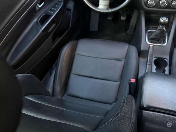 Melns Volkswagen Eos 2007 Panevēža, ar dzinēja tilpumu 1.98 L un nobraukumu 175 tūkst. km par 2999 €, foto 7 vietnē AUTOMOTO.COM.LV