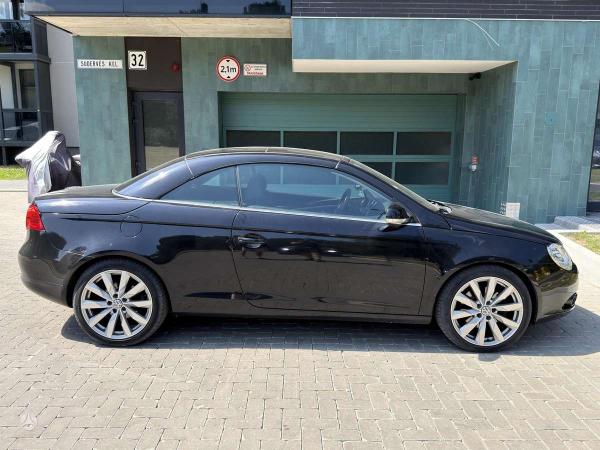 Black Volkswagen Eos 2007 in Vilnius, with an engine capacity of 1.98 L and mileage of 211 thousand km for 4250 €, photo 2 on AUTOMOTO.COM.LV