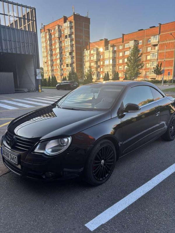Melns Volkswagen Eos 2007 Gargždai, ar dzinēja tilpumu 1.60 L un nobraukumu 251 tūkst. km par 3500 €, foto 3 vietnē AUTOMOTO.COM.LV
