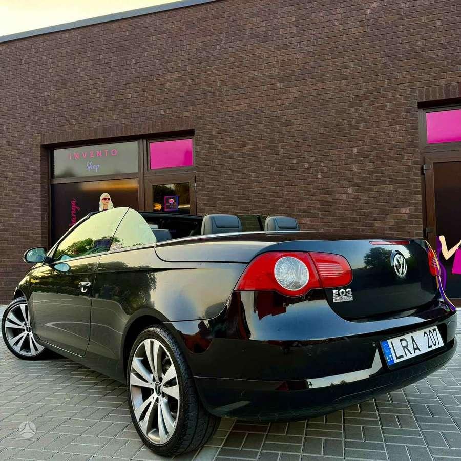 Melns Volkswagen Eos 2007 Kaišiadorys, ar dzinēja tilpumu 2.00 L un nobraukumu 313 tūkst. km par 3450 €, foto 8 vietnē AUTOMOTO.COM.LV