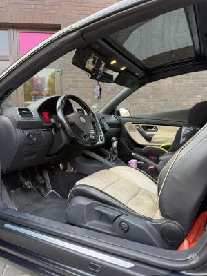 Melns Volkswagen Eos 2007 Kaišiadorys, ar dzinēja tilpumu 2.00 L un nobraukumu 313 tūkst. km par 3450 €, foto 15 vietnē AUTOMOTO.COM.LV