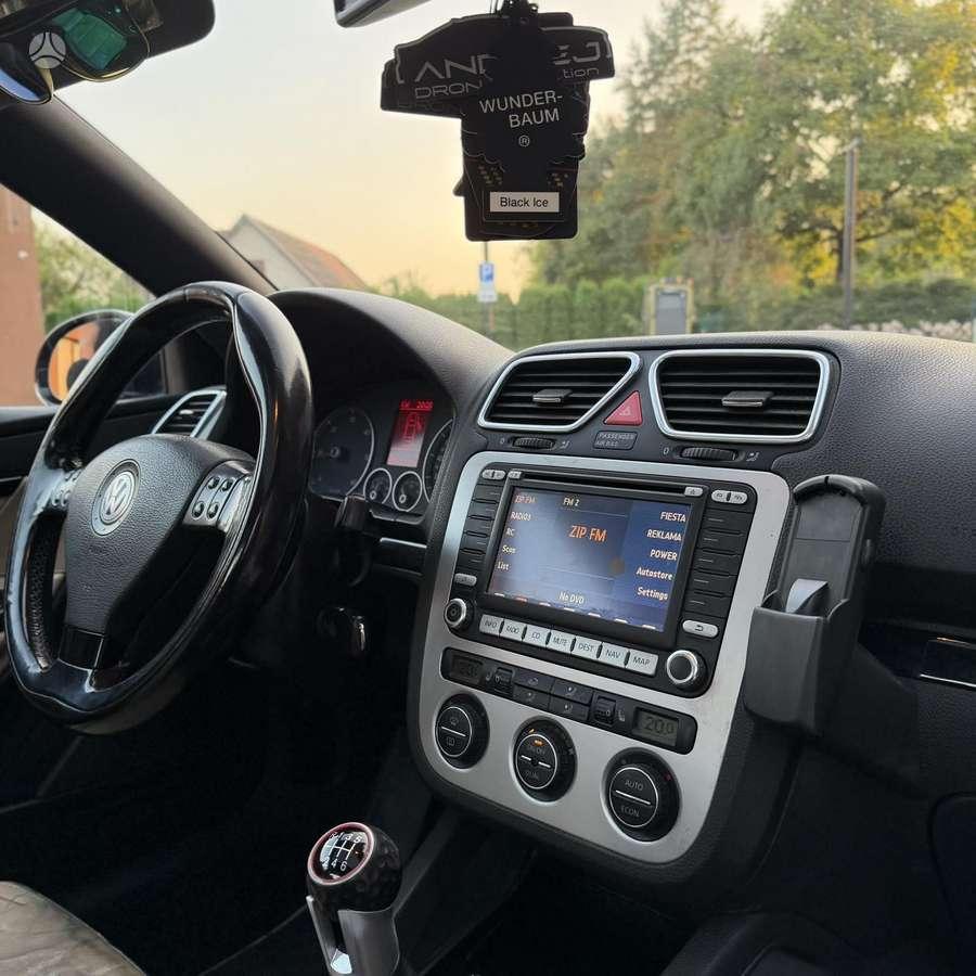 Melns Volkswagen Eos 2007 Kaišiadorys, ar dzinēja tilpumu 2.00 L un nobraukumu 313 tūkst. km par 3450 €, foto 18 vietnē AUTOMOTO.COM.LV
