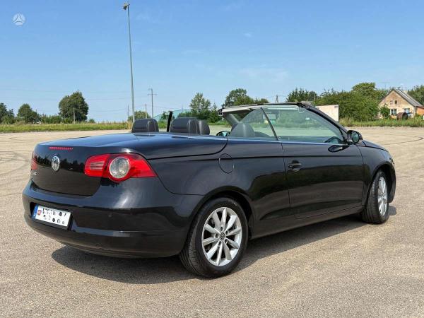 Black Volkswagen Eos 2007 in Raseiniai, with an engine capacity of 1.97 L and mileage of 312 thousand km for 4200 €, photo 3 on AUTOMOTO.COM.LV