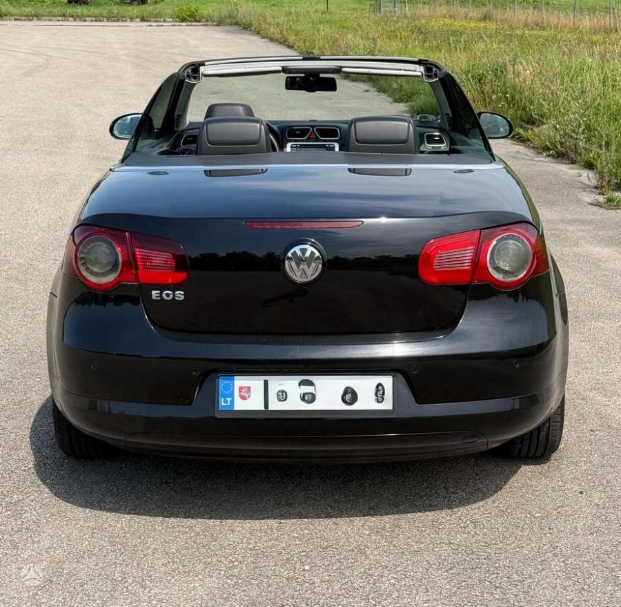 Melns Volkswagen Eos 2007 Raseiniai, ar dzinēja tilpumu 1.97 L un nobraukumu 312 tūkst. km par 4200 €, foto 5 vietnē AUTOMOTO.COM.LV