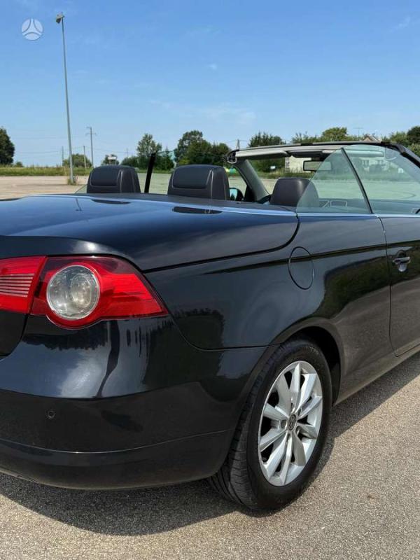 Black Volkswagen Eos 2007 in Raseiniai, with an engine capacity of 1.97 L and mileage of 312 thousand km for 4200 €, photo 5 on AUTOMOTO.COM.LV