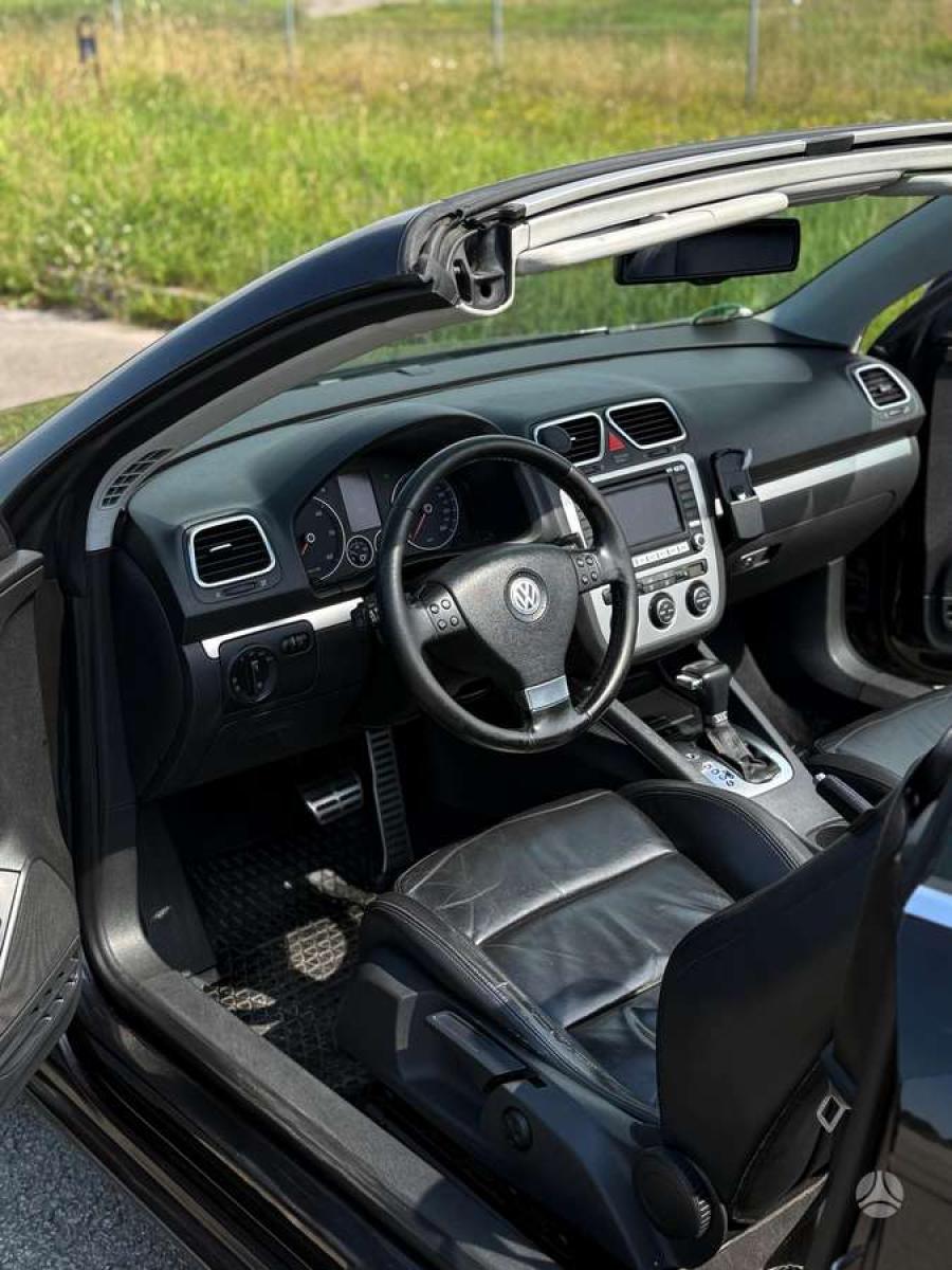 Melns Volkswagen Eos 2007 Raseiniai, ar dzinēja tilpumu 1.97 L un nobraukumu 312 tūkst. km par 4200 €, foto 9 vietnē AUTOMOTO.COM.LV