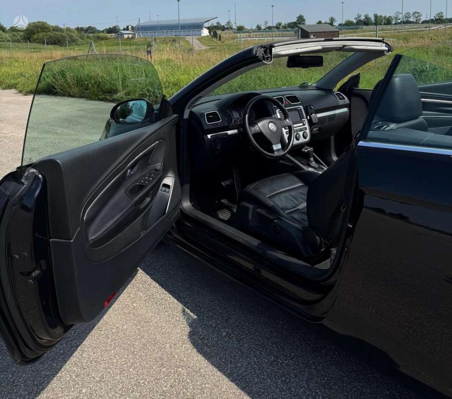 Melns Volkswagen Eos 2007 Raseiniai, ar dzinēja tilpumu 1.97 L un nobraukumu 312 tūkst. km par 4200 €, foto 10 vietnē AUTOMOTO.COM.LV