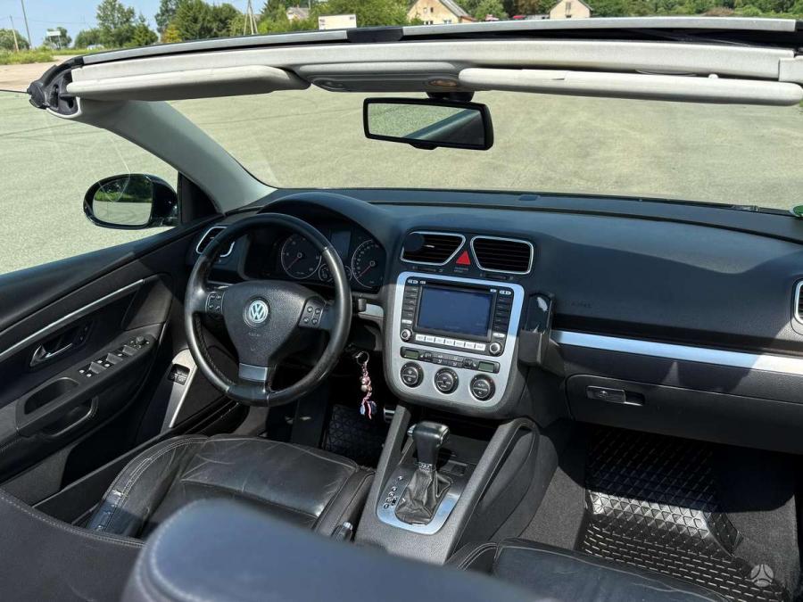 Melns Volkswagen Eos 2007 Raseiniai, ar dzinēja tilpumu 1.97 L un nobraukumu 312 tūkst. km par 4200 €, foto 11 vietnē AUTOMOTO.COM.LV