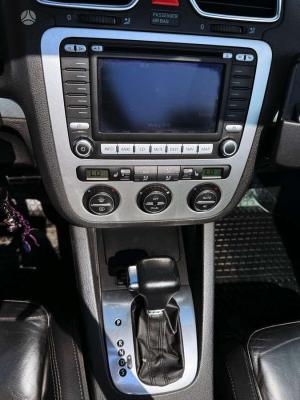 Melns Volkswagen Eos 2007 Raseiniai, ar dzinēja tilpumu 1.97 L un nobraukumu 312 tūkst. km par 4200 €, foto 15 vietnē AUTOMOTO.COM.LV
