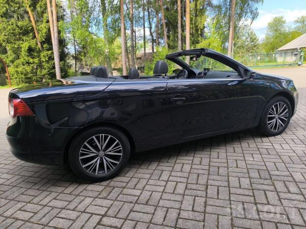 Melns Volkswagen Eos 2008 Valmiera, ar dzinēja tilpumu 2.00 L un nobraukumu 260 tūkst. km par 5650 €, foto 7 vietnē AUTOMOTO.COM.LV