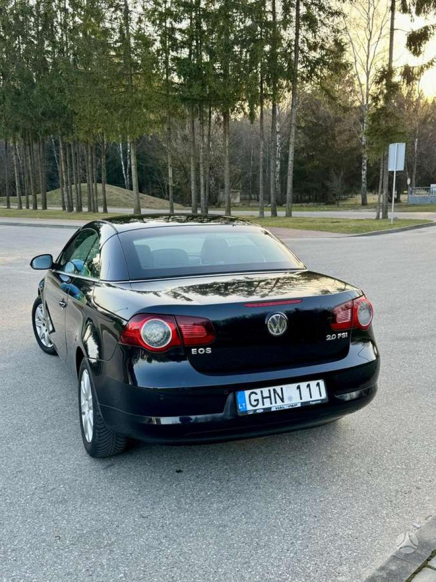 Melns Volkswagen Eos 2008 Šalčininkai, ar dzinēja tilpumu 1.98 L un nobraukumu 196 tūkst. km par 2900 €, foto 6 vietnē AUTOMOTO.COM.LV