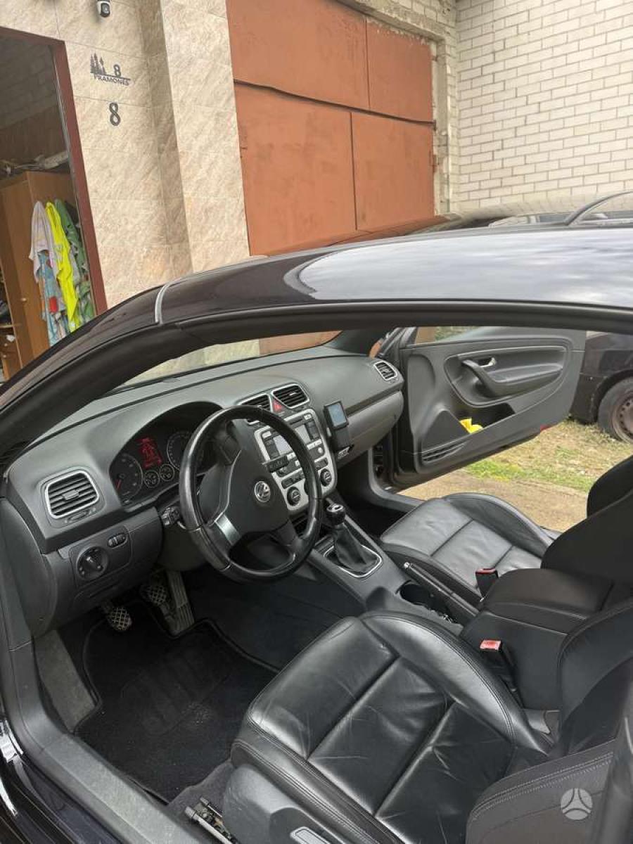 Melns Volkswagen Eos 2008 Šalčininkai, ar dzinēja tilpumu 1.98 L un nobraukumu 196 tūkst. km par 2900 €, foto 14 vietnē AUTOMOTO.COM.LV