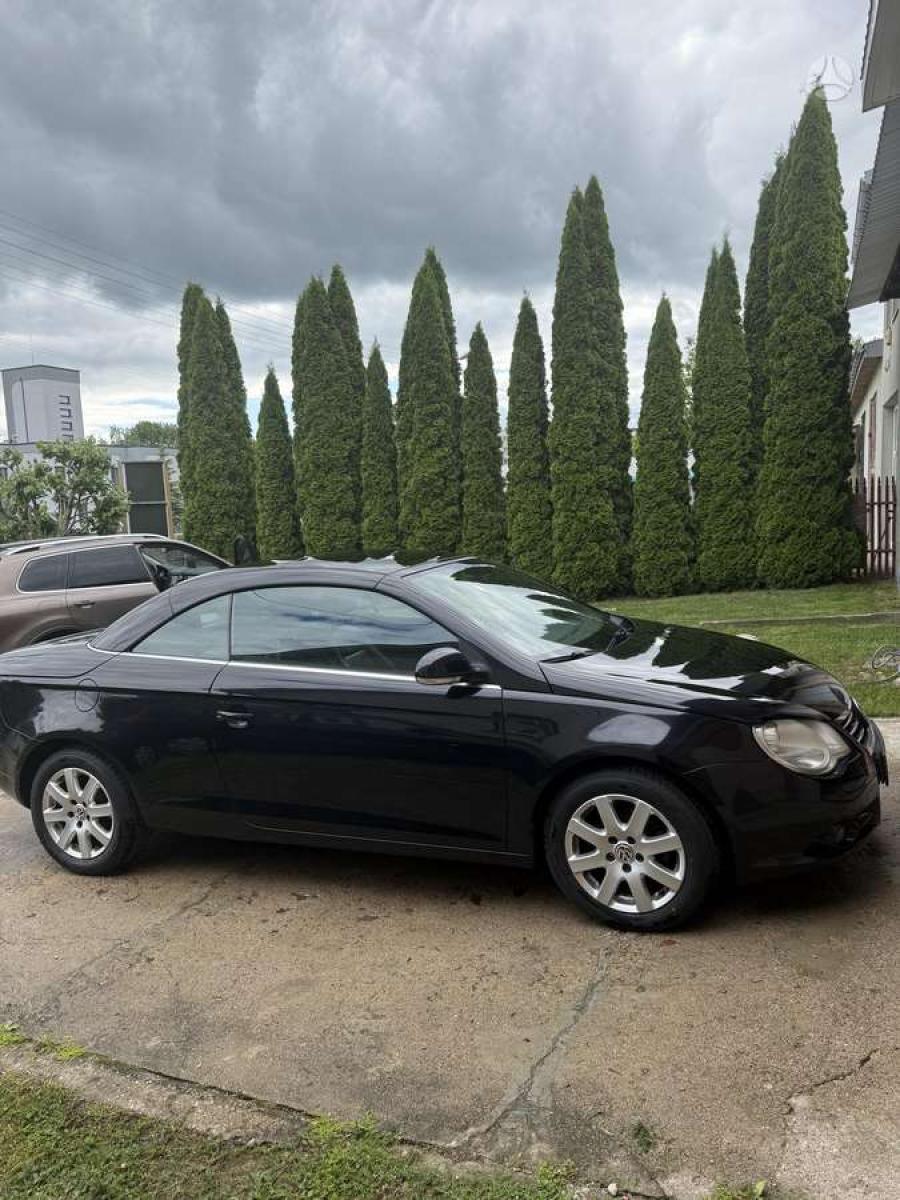 Melns Volkswagen Eos 2008 Šalčininkai, ar dzinēja tilpumu 1.98 L un nobraukumu 196 tūkst. km par 2900 €, foto 16 vietnē AUTOMOTO.COM.LV