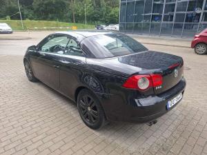 Black Volkswagen Eos 2008 in Vilnius, with an engine capacity of 1.98 L and mileage of 212 thousand km for 3950 €, photo 9 on AUTOMOTO.COM.LV