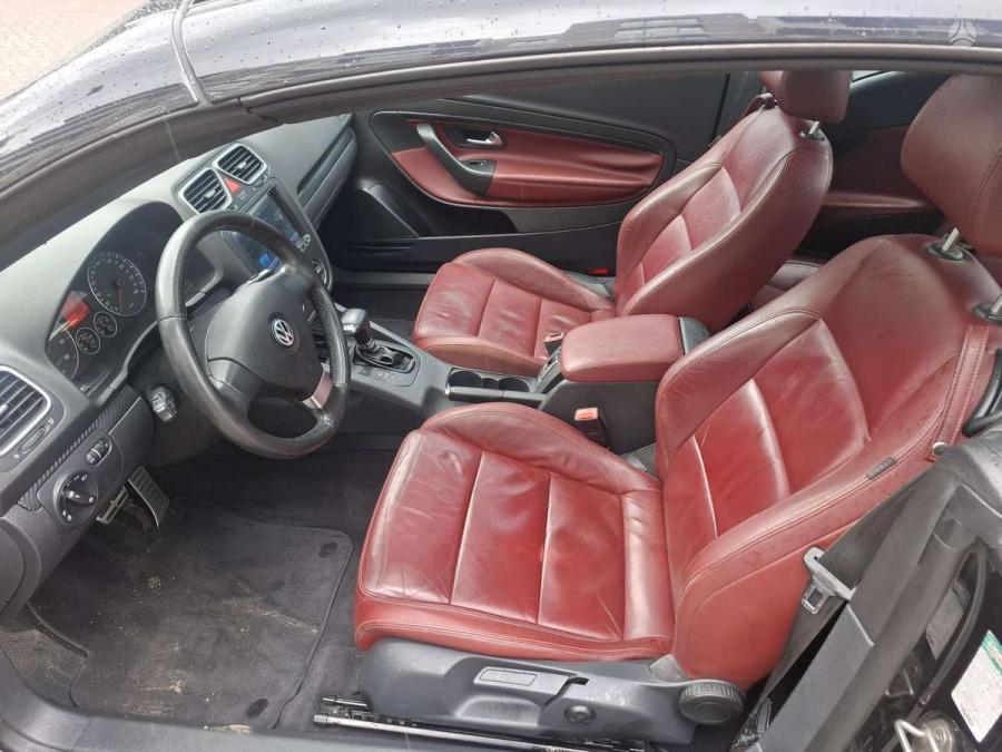 Black Volkswagen Eos 2008 in Vilnius, with an engine capacity of 1.98 L and mileage of 212 thousand km for 3950 €, photo 11 on AUTOMOTO.COM.LV