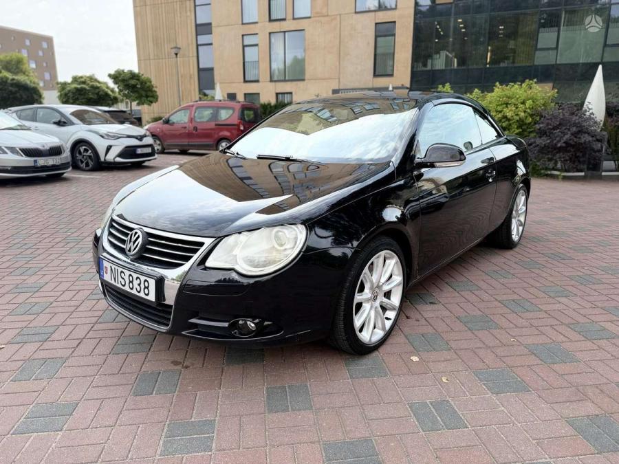 Melns Volkswagen Eos 2008 Viļņa, ar dzinēja tilpumu 1.97 L un nobraukumu 240 tūkst. km par 2250 €, foto 1 vietnē AUTOMOTO.COM.LV