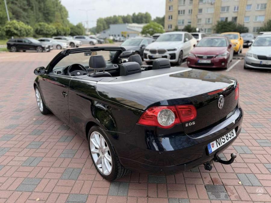 Melns Volkswagen Eos 2008 Viļņa, ar dzinēja tilpumu 1.97 L un nobraukumu 240 tūkst. km par 2250 €, foto 11 vietnē AUTOMOTO.COM.LV
