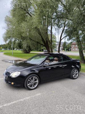 Melns Volkswagen Eos 2008 Rīga, ar dzinēja tilpumu 2.00 L un nobraukumu 330 tūkst. km par 3200 €, foto  vietnē AUTOMOTO.COM.LV