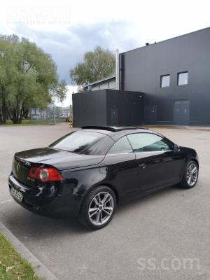 Melns Volkswagen Eos 2008 Rīga, ar dzinēja tilpumu 2.00 L un nobraukumu 330 tūkst. km par 3200 €, foto 5 vietnē AUTOMOTO.COM.LV