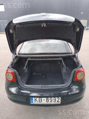 Melns Volkswagen Eos 2008 Rīga, ar dzinēja tilpumu 2.00 L un nobraukumu 330 tūkst. km par 3200 €, foto 7 vietnē AUTOMOTO.COM.LV