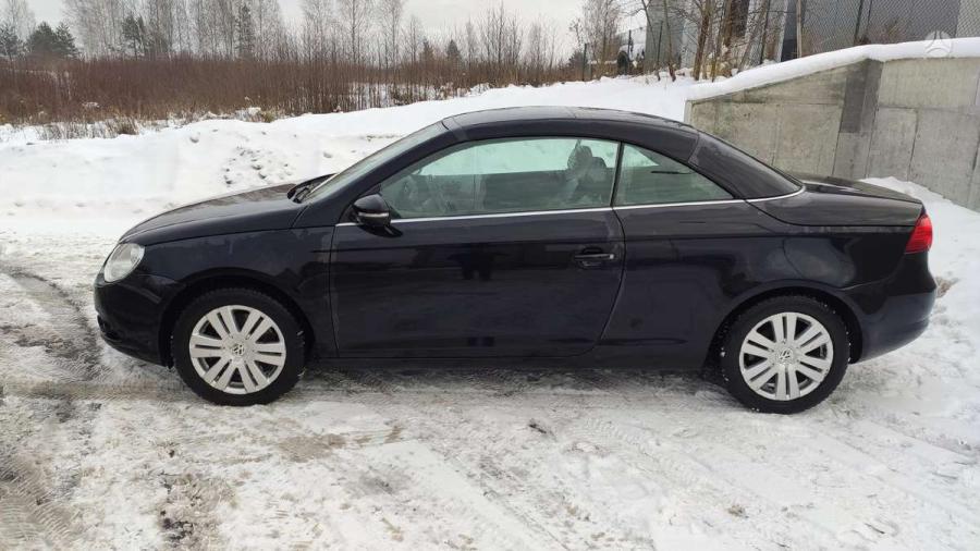 Black Volkswagen Eos 2009 in Vilnius, with an engine capacity of 1.97 L and mileage of 260 thousand km for 3500 €, photo 8 on AUTOMOTO.COM.LV