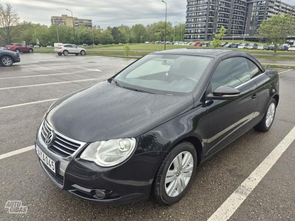 Melns Volkswagen Eos 2009 Viļņa, ar dzinēja tilpumu 1.40 L un nobraukumu 190 tūkst. km par 3690 €, foto 4 vietnē AUTOMOTO.COM.LV