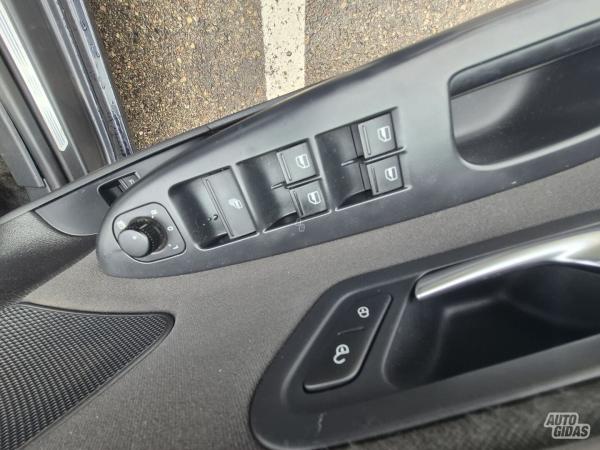 Melns Volkswagen Eos 2009 Viļņa, ar dzinēja tilpumu 1.40 L un nobraukumu 190 tūkst. km par 3690 €, foto 10 vietnē AUTOMOTO.COM.LV