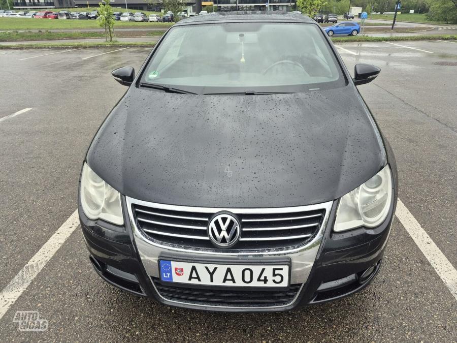 Black Volkswagen Eos 2009 in Vilnius, with an engine capacity of 1.40 L and mileage of 190 thousand km for 3690 €, photo 15 on AUTOMOTO.COM.LV