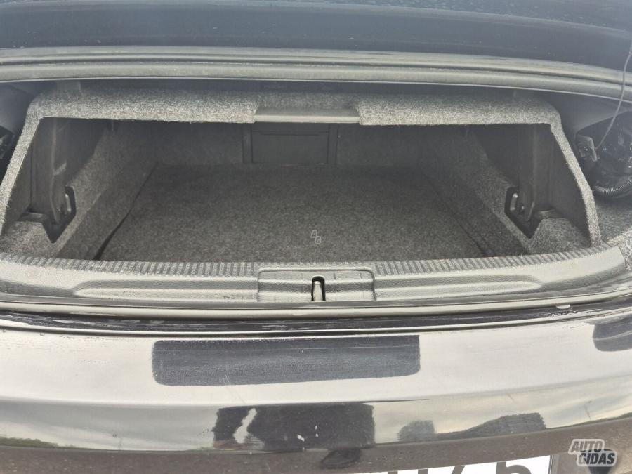 Black Volkswagen Eos 2009 in Vilnius, with an engine capacity of 1.40 L and mileage of 190 thousand km for 3690 €, photo 32 on AUTOMOTO.COM.LV