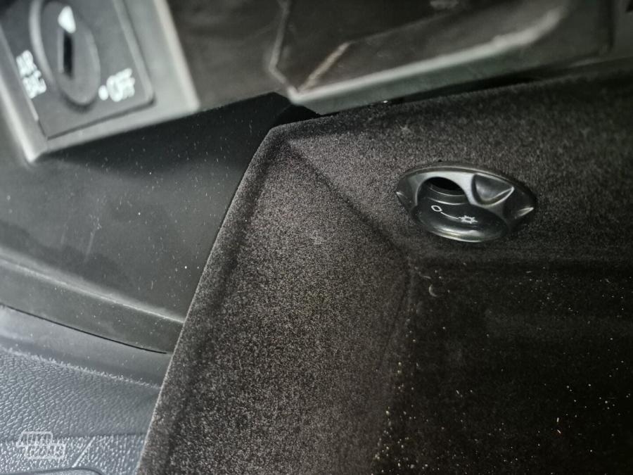 Black Volkswagen Eos 2009 in Vilnius, with an engine capacity of 1.40 L and mileage of 190 thousand km for 3690 €, photo 35 on AUTOMOTO.COM.LV