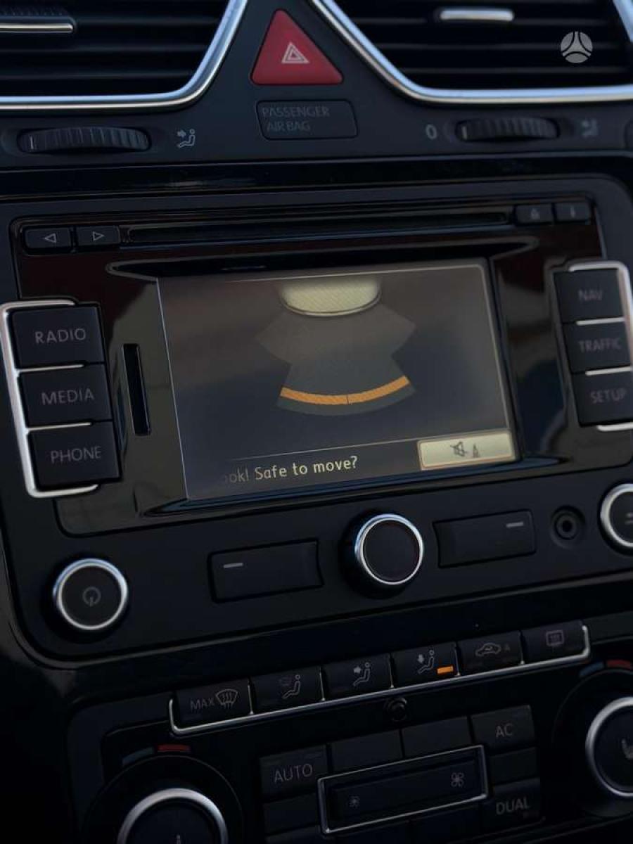 Black Volkswagen Eos 2011 in Kretinga, with an engine capacity of 1.40 L and mileage of 200 thousand km for 5900 €, photo 27 on AUTOMOTO.COM.LV