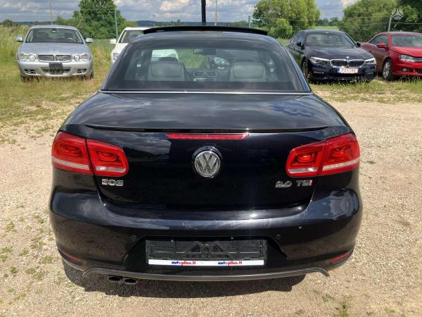 Black Volkswagen Eos 2013 in Prienai, with an engine capacity of 1.98 L and mileage of 105 thousand km for 8555 €, photo 4 on AUTOMOTO.COM.LV