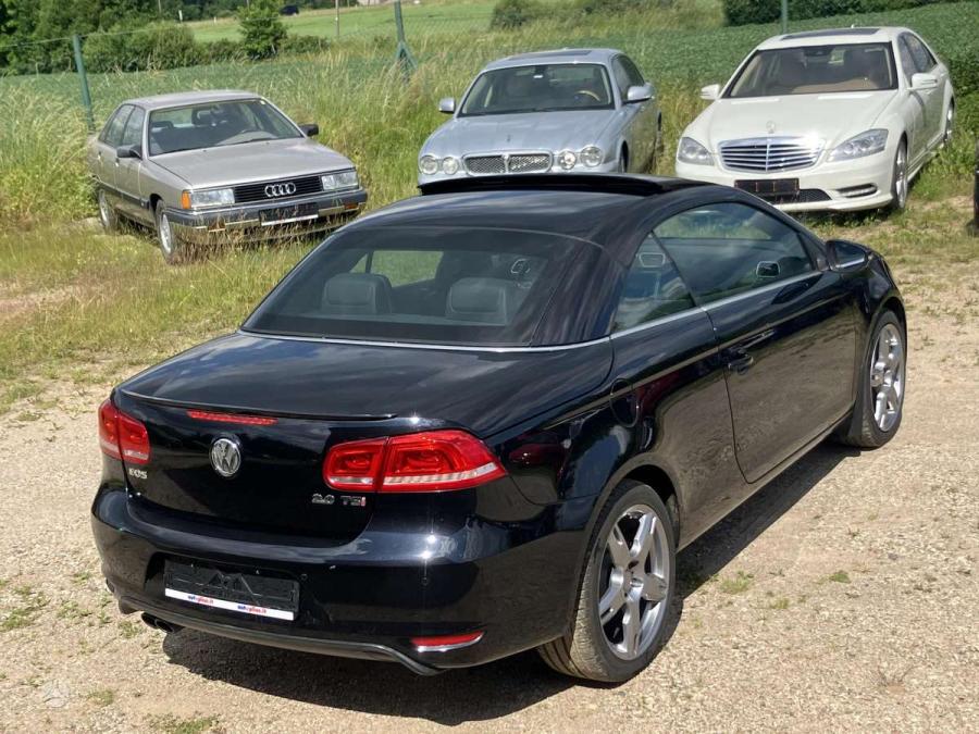 Black Volkswagen Eos 2013 in Prienai, with an engine capacity of 1.98 L and mileage of 105 thousand km for 8555 €, photo 6 on AUTOMOTO.COM.LV