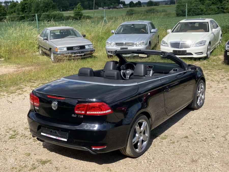 Black Volkswagen Eos 2013 in Prienai, with an engine capacity of 1.98 L and mileage of 105 thousand km for 8555 €, photo 9 on AUTOMOTO.COM.LV