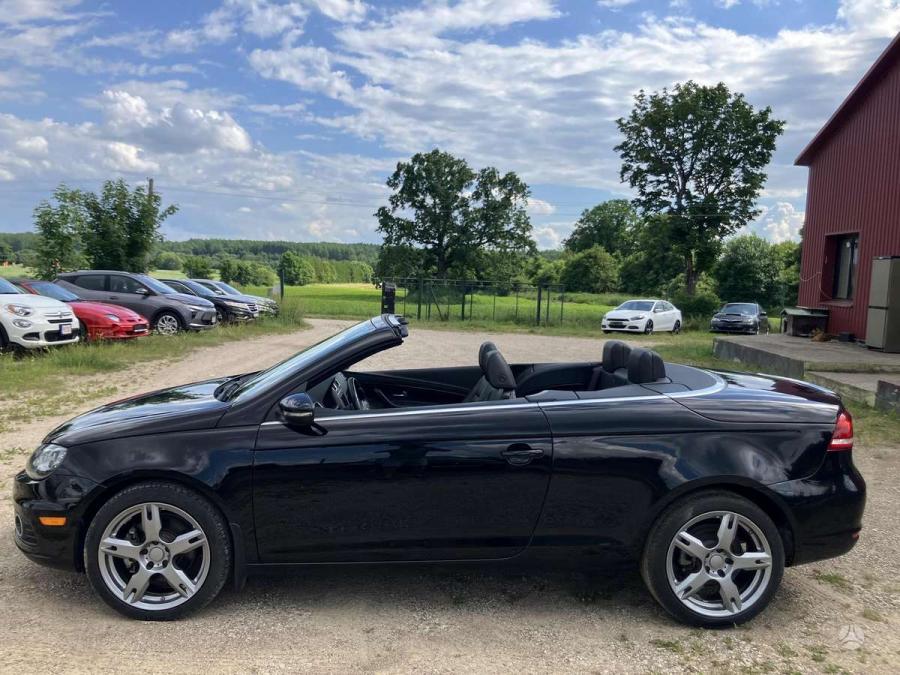 Black Volkswagen Eos 2013 in Prienai, with an engine capacity of 1.98 L and mileage of 105 thousand km for 8555 €, photo 10 on AUTOMOTO.COM.LV