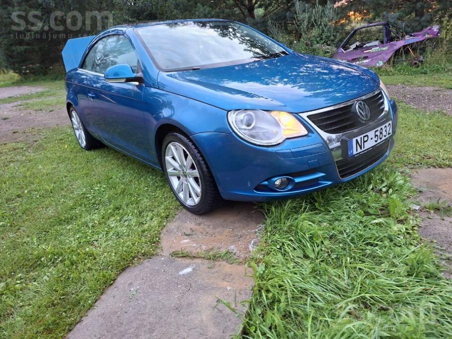 Blue Volkswagen Eos 2006 in Aizkraukle, with an engine capacity of 2.00 L and mileage of 223 thousand km for 2150 €, photo 1 on AUTOMOTO.COM.LV