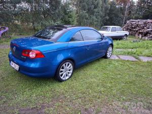Blue Volkswagen Eos 2006 in Aizkraukle, with an engine capacity of 2.00 L and mileage of 223 thousand km for 2150 €, photo 4 on AUTOMOTO.COM.LV