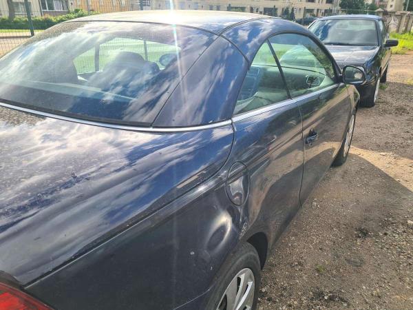 Blue Volkswagen Eos 2007 in Druskininkai, with an engine capacity of 1.98 L and mileage of 300 thousand km for 1600 €, photo 8 on AUTOMOTO.COM.LV