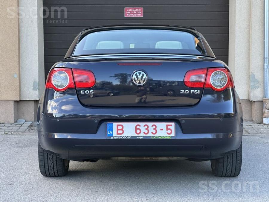 Zils Volkswagen Eos 2008 Ogre, ar dzinēja tilpumu 2.00 L un nobraukumu 141 tūkst. km par 5799 €, foto 12 vietnē AUTOMOTO.COM.LV