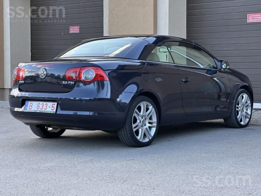 Zils Volkswagen Eos 2008 Ogre, ar dzinēja tilpumu 2.00 L un nobraukumu 141 tūkst. km par 5799 €, foto 13 vietnē AUTOMOTO.COM.LV