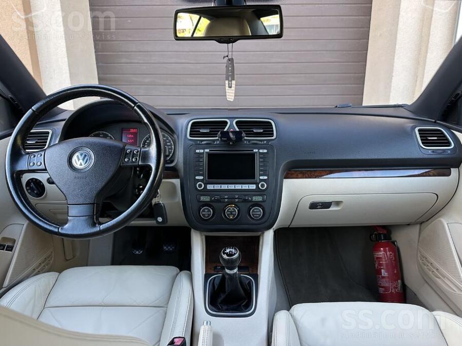 Zils Volkswagen Eos 2008 Ogre, ar dzinēja tilpumu 2.00 L un nobraukumu 141 tūkst. km par 5799 €, foto 23 vietnē AUTOMOTO.COM.LV