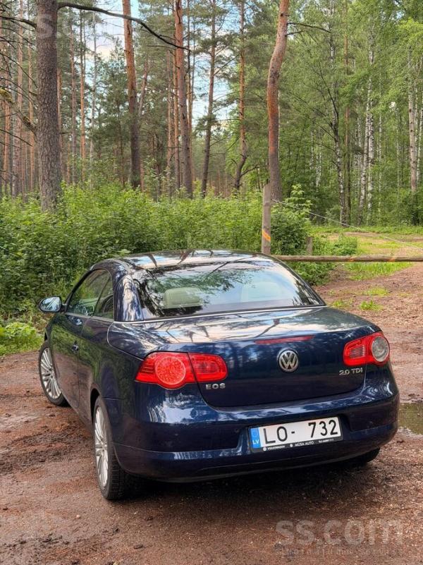 Blue Volkswagen Eos 2008 in Riga, with an engine capacity of 1.90 L and mileage of 488 thousand km for 2300 €, photo 8 on AUTOMOTO.COM.LV