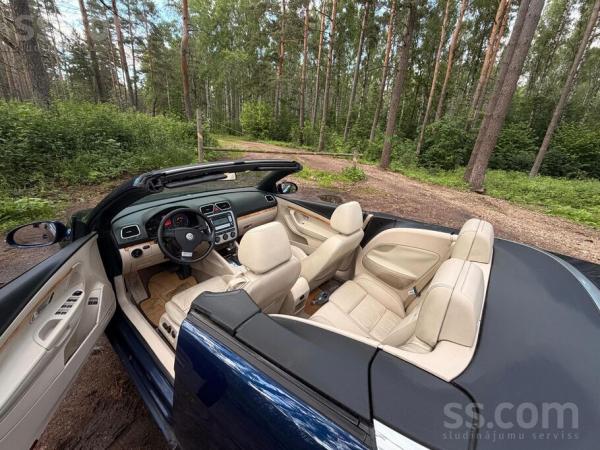 Blue Volkswagen Eos 2008 in Riga, with an engine capacity of 1.90 L and mileage of 488 thousand km for 2300 €, photo 10 on AUTOMOTO.COM.LV