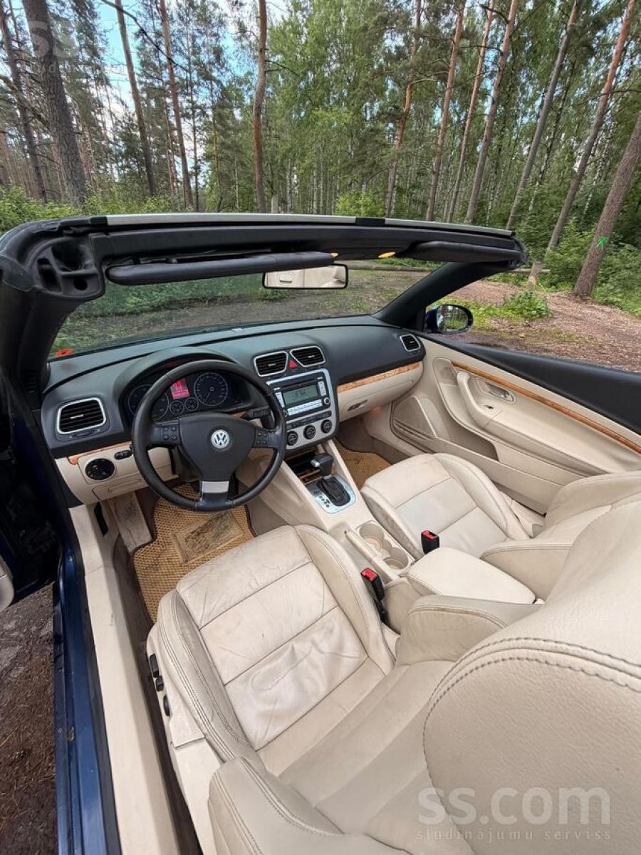 Blue Volkswagen Eos 2008 in Riga, with an engine capacity of 1.90 L and mileage of 488 thousand km for 2300 €, photo 5 on AUTOMOTO.COM.LV