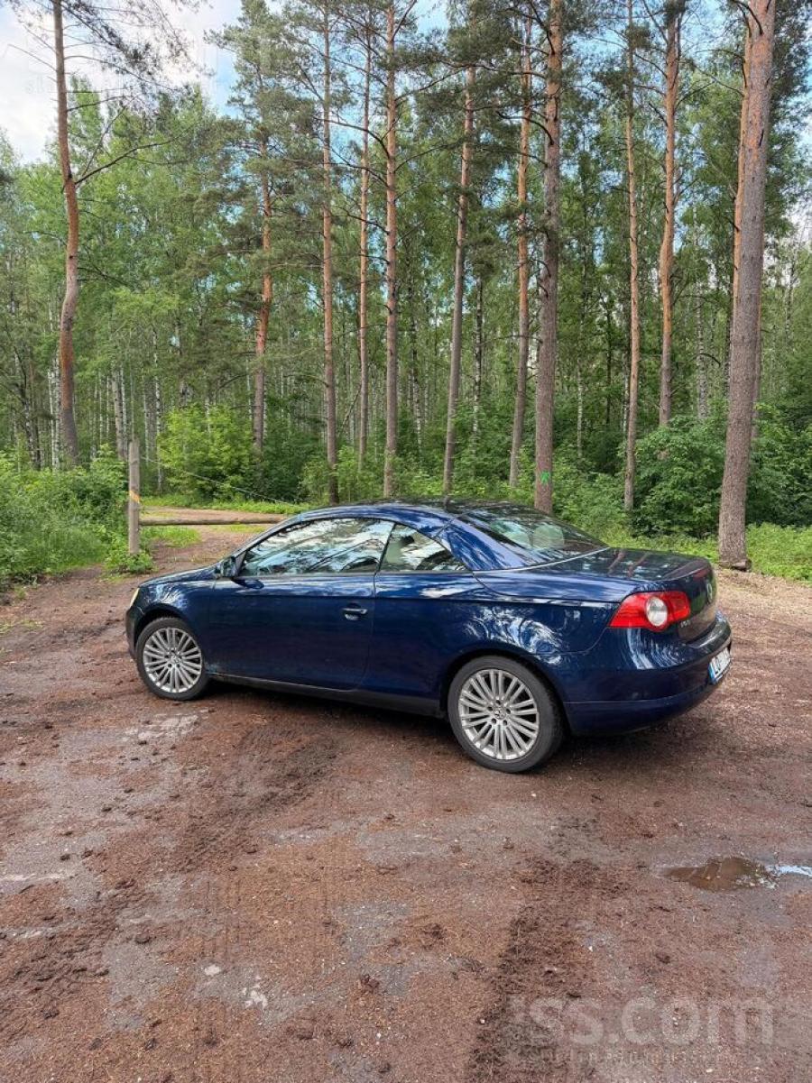 Blue Volkswagen Eos 2008 in Riga, with an engine capacity of 1.90 L and mileage of 488 thousand km for 2300 €, photo 8 on AUTOMOTO.COM.LV